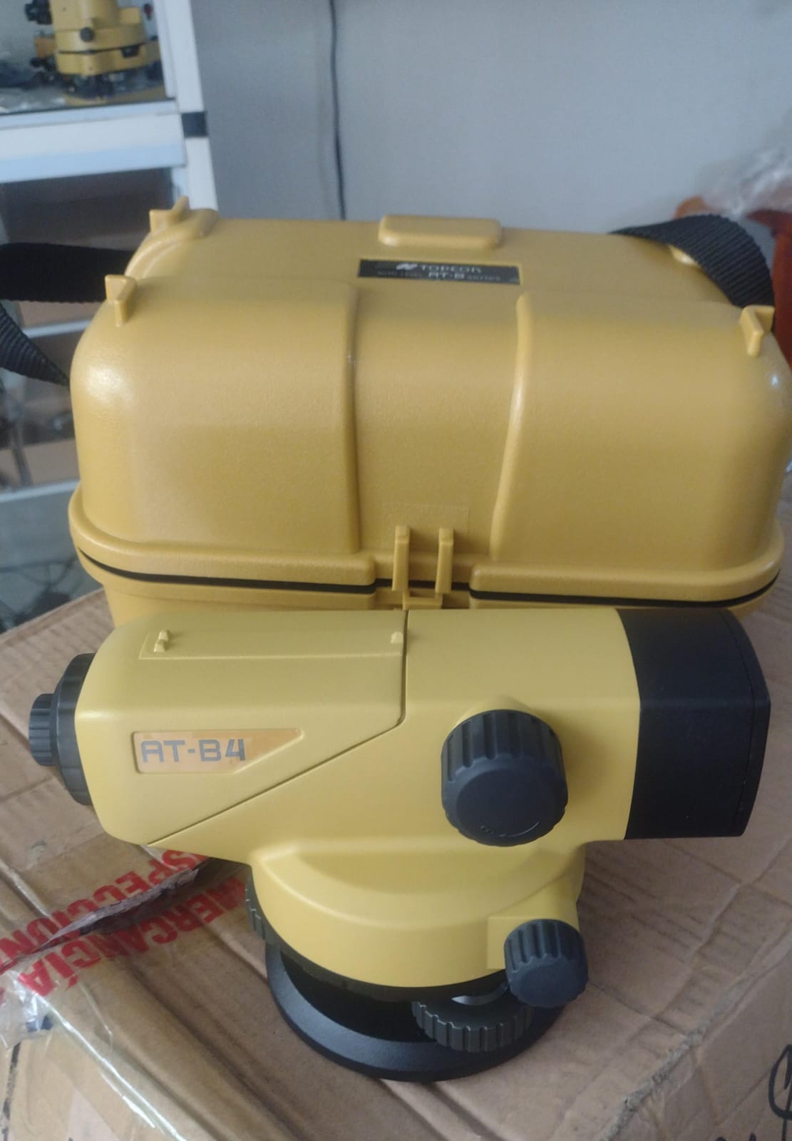 NIVEL AT-B4 TOPCON | mundotopografia